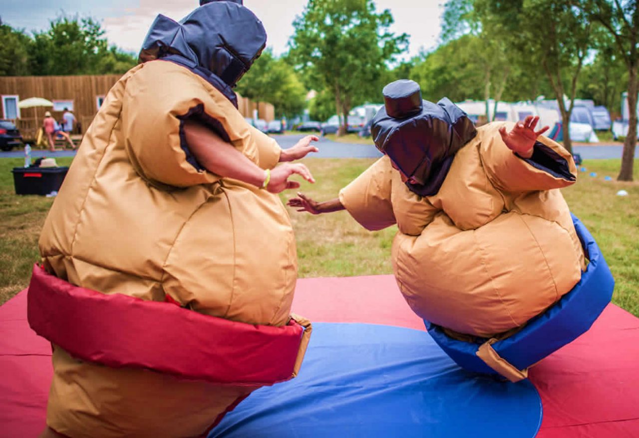 Costumes de sumo gonflables en location